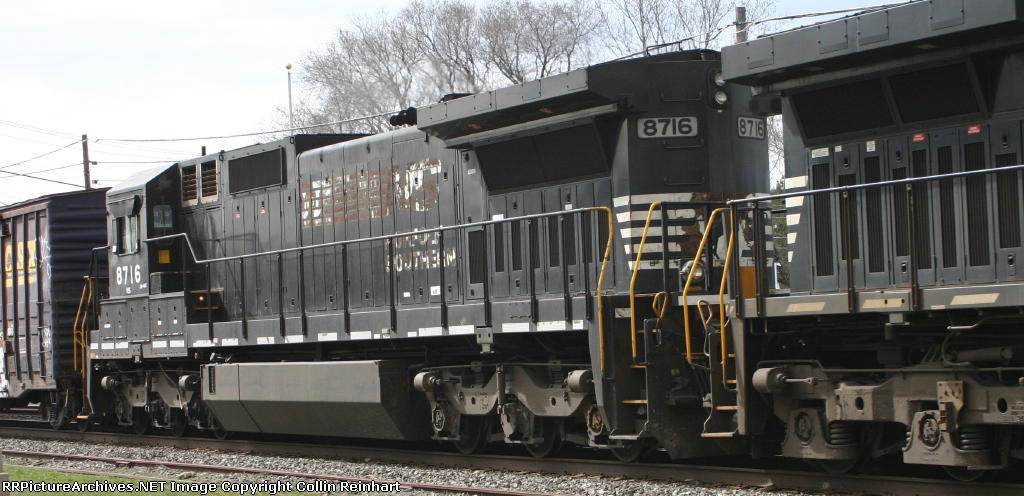 NS 8716